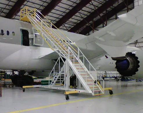 Commercial Aircraft Maintenance Stand - Aircraft Maintenance - FAI